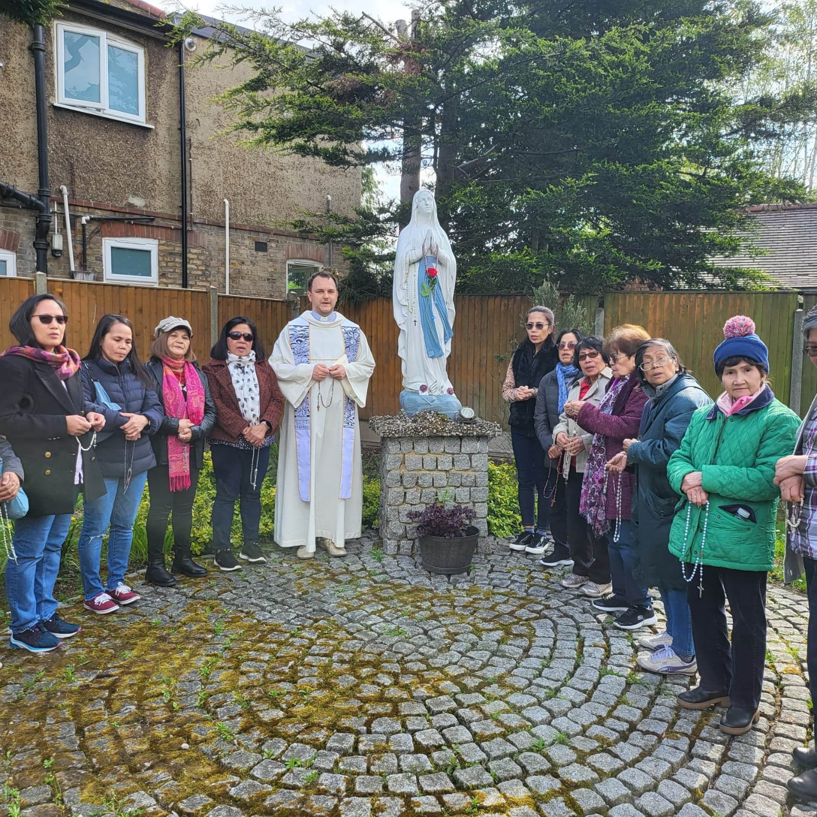 Mary's Month with us! - Divine Mercy Apostolate